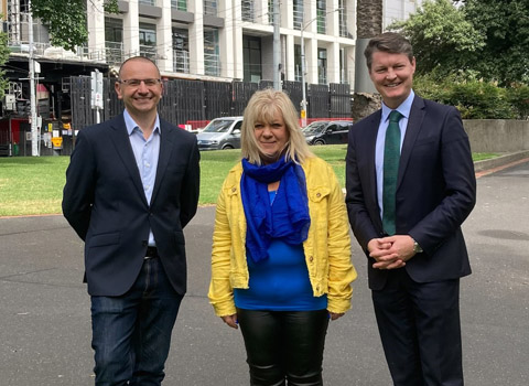 A simple 'pause' might save your life - TAC - Transport Accident Commission