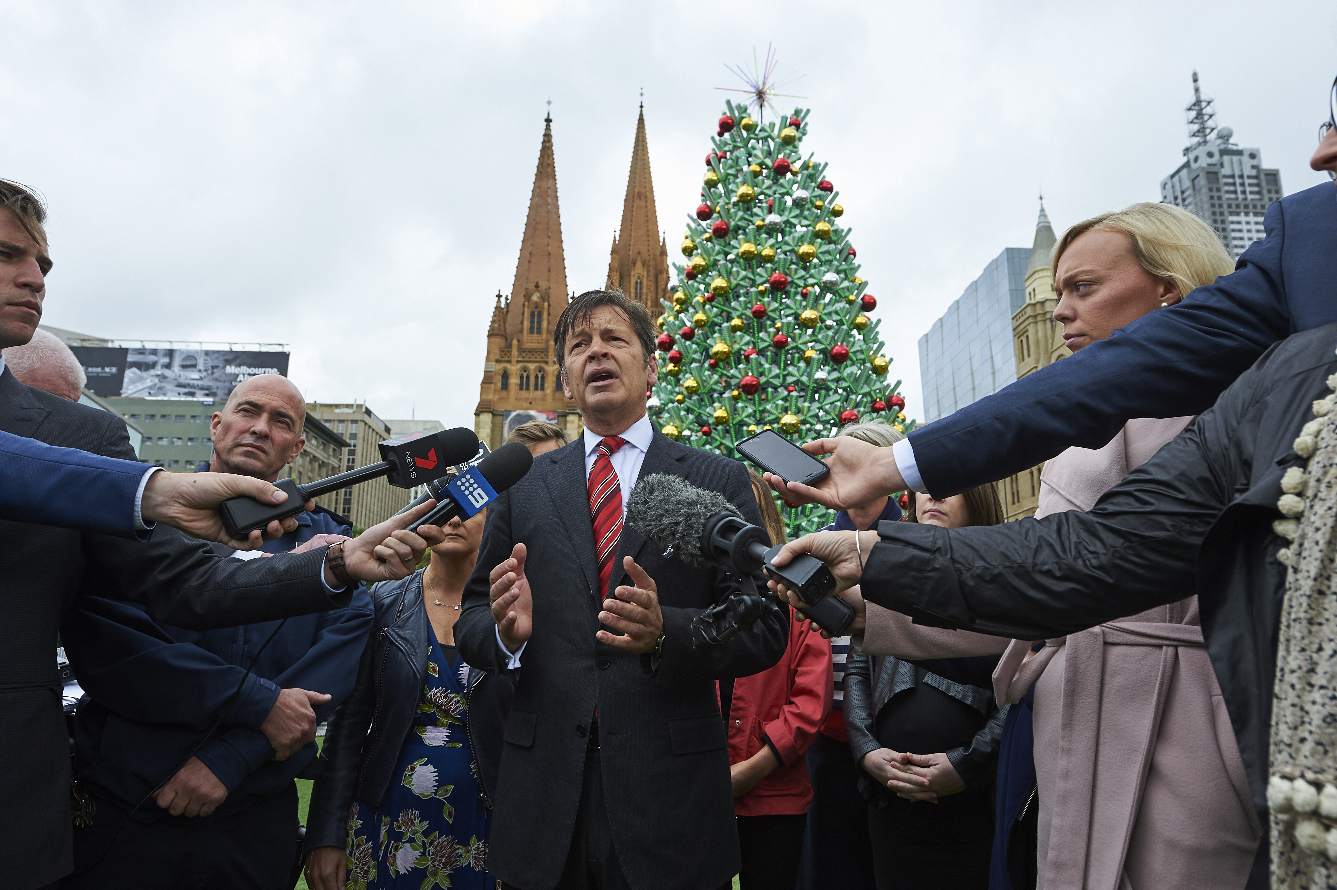 Victorians Urged To ‘Be Present’ This Festive Season - TAC - Transport ...